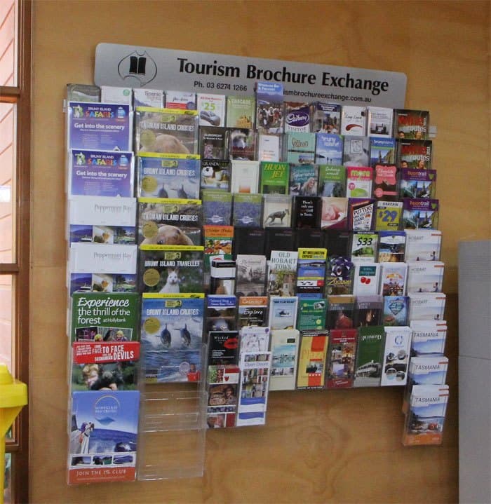 16XDL Wall Brochure Display - LLDL-4X4